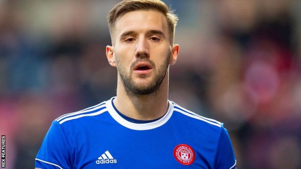 Oldham Athletic: Goalkeeper Gary Woods joins on two-year deal - BBC Sport