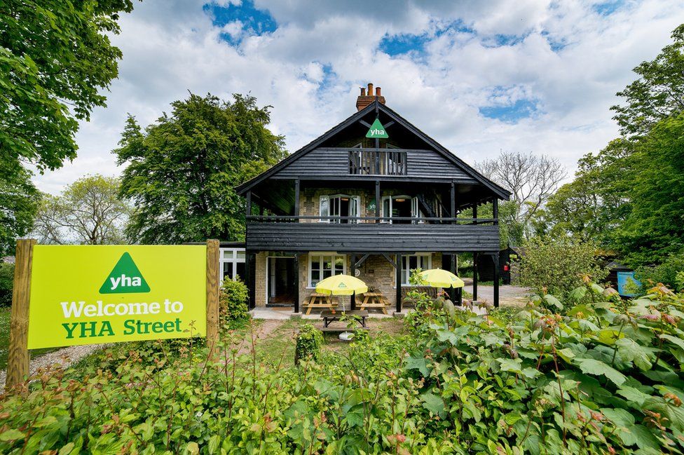 Britain's Youth Hostels Association turns 90 - BBC News