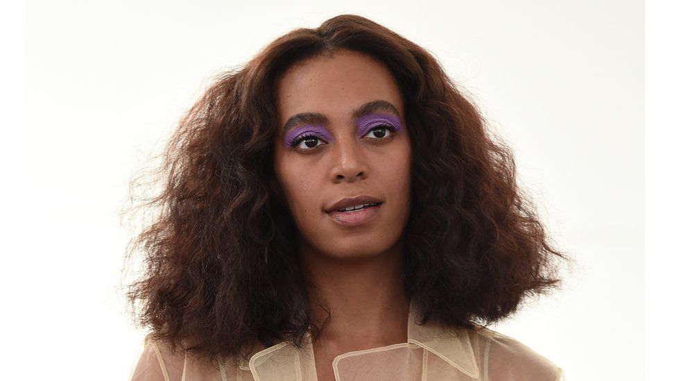 Solange shines at London's Lovebox - BBC News