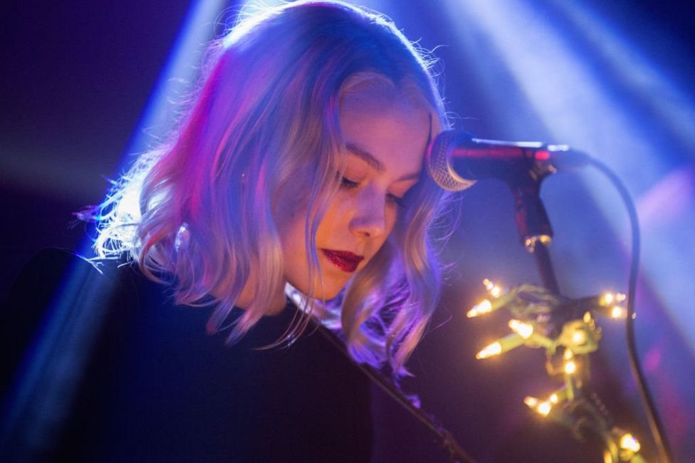 How Phoebe Bridgers made one of 2020's best albums - BBC News