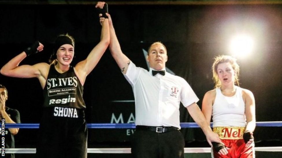 Women's Winter Box Cup: All-female boxing event a UK first - BBC Sport