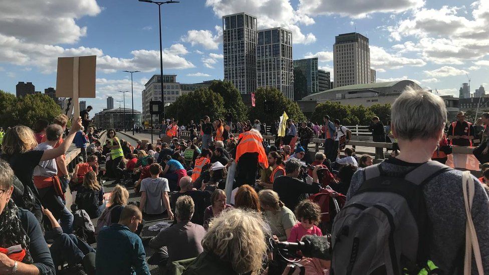 Suffolk protester's arrest viewed more than 11 million times - BBC News