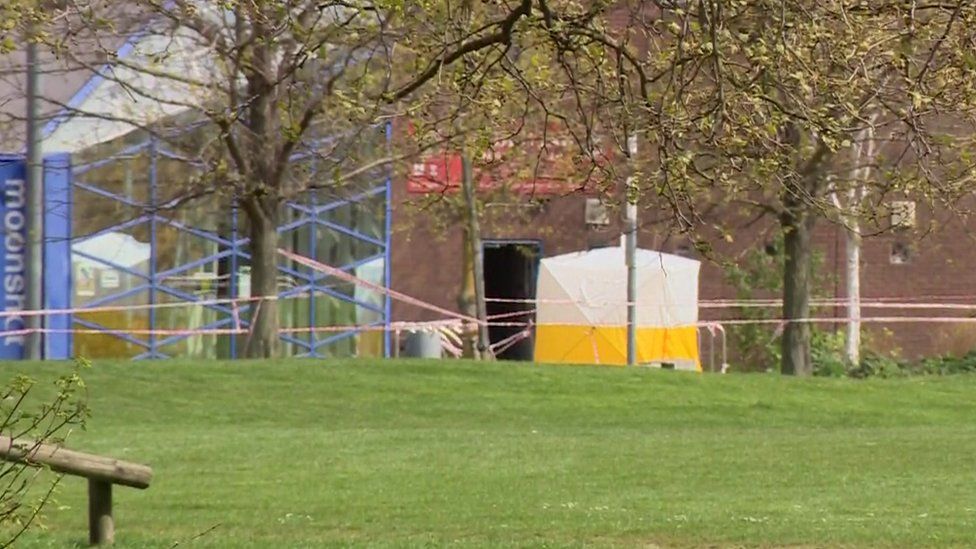 New Cross stabbing death: Teon Campbell-Pitter named as victim - BBC News