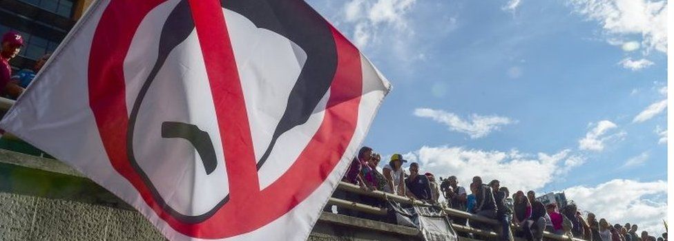 Venezuela crisis: Deadly clashes amid tense election for assembly - BBC ...