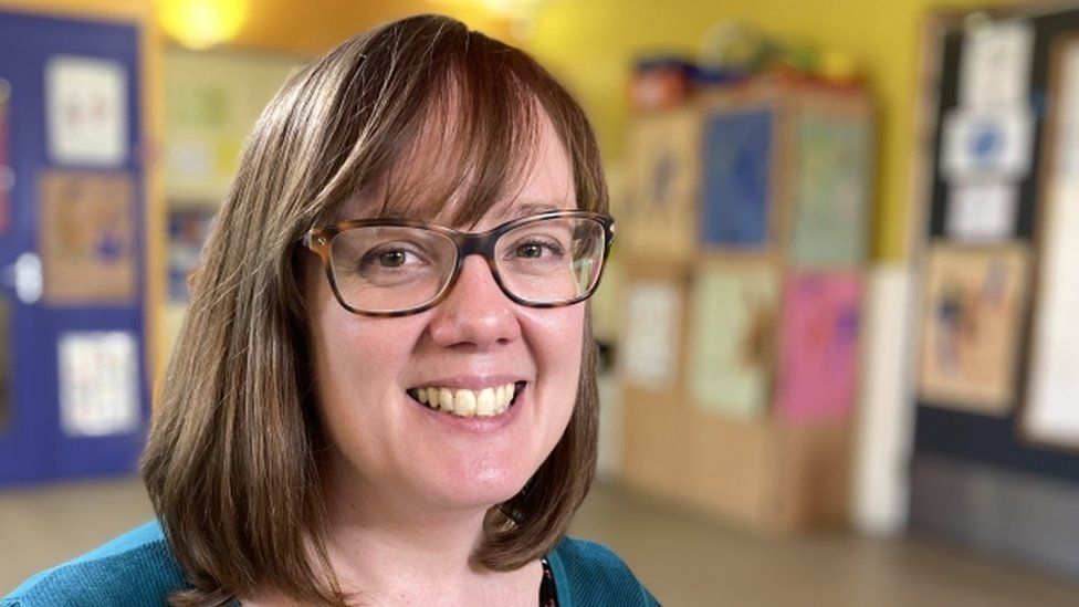 Cambridge teen mum: 'I felt like the only person to have a baby' - BBC News