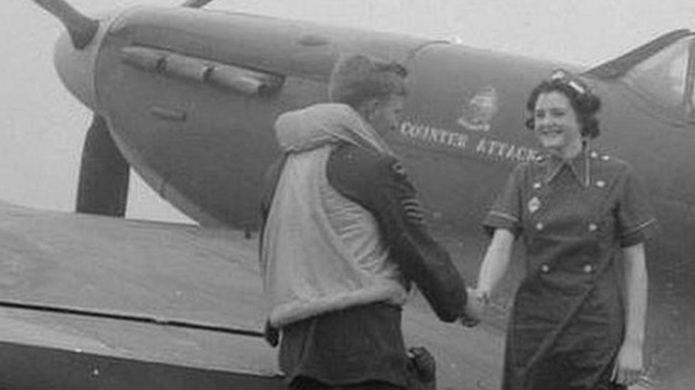 Marking the man behind the Rolls-Royce Merlin - BBC News