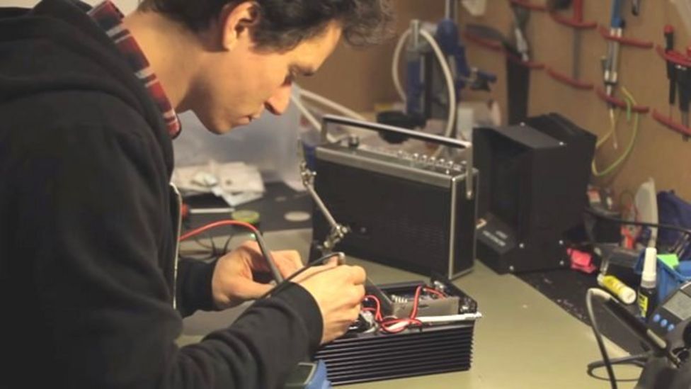 Raspberry Pi pioneer gets birthday honour - BBC News