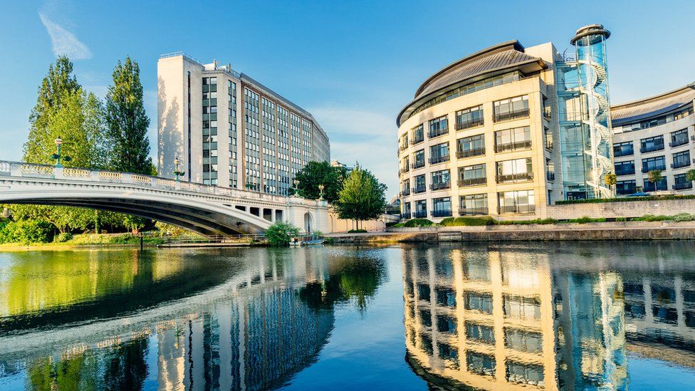 Reading Bridge closure to cause 'significant disruption' - BBC News