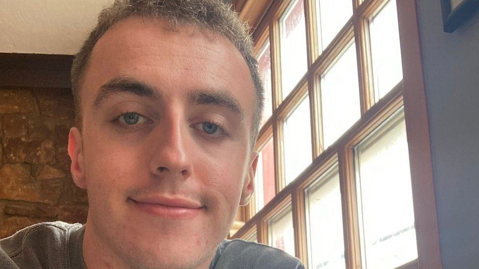 3 Llun: Lluniau pwysicaf Elis Derby - BBC Cymru Fyw