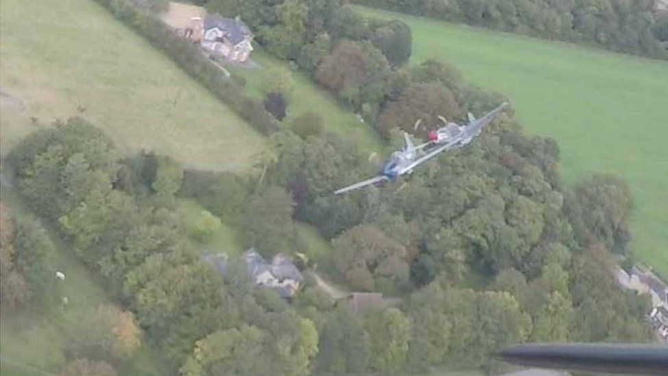 Duxford Mustang air crash: AAIB report cites 'luck' - BBC News