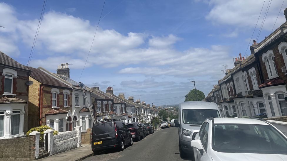Booking.com guests turning up at family's home in Plumstead - BBC News