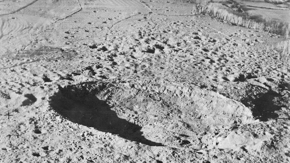 Historic England: 100 years of aerial images go online - BBC News