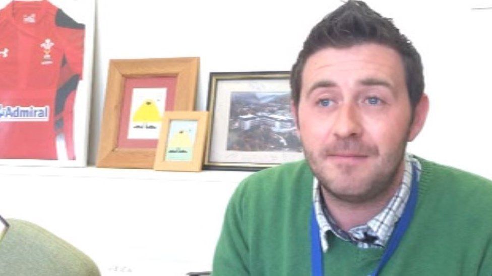 Welsh 'super mead' could prevent food poisoning - BBC News