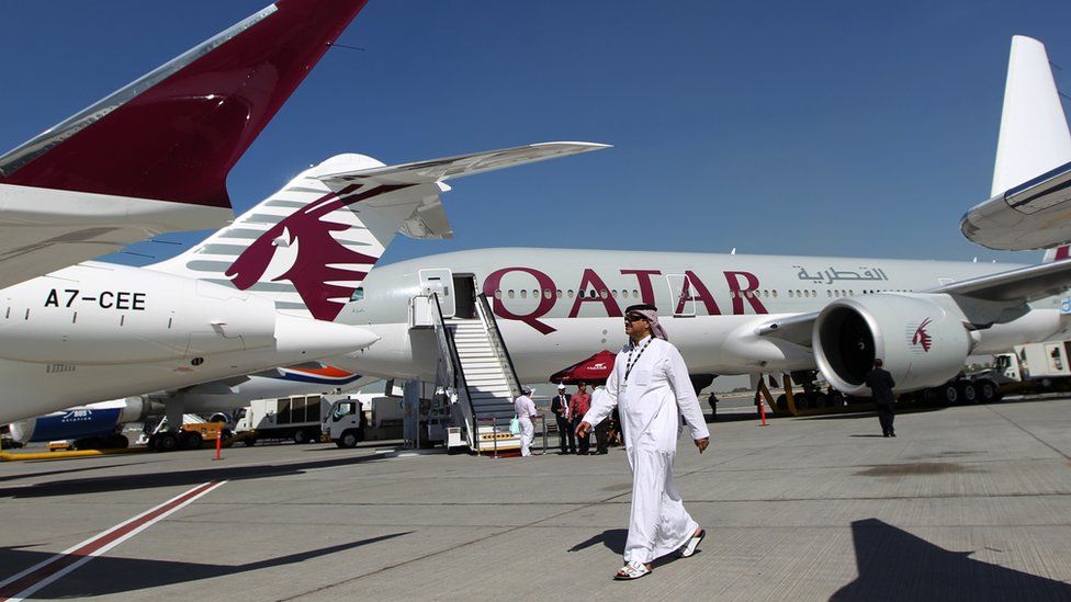 Boeing receives order for 40 planes from Qatar - BBC News