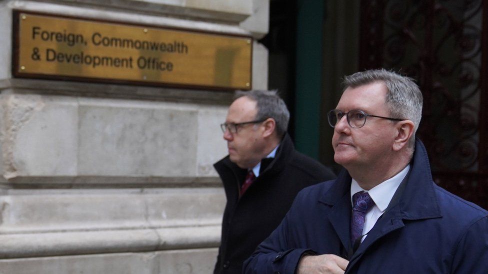 Double jobbing: DUP leader denies Westminster deal - BBC News