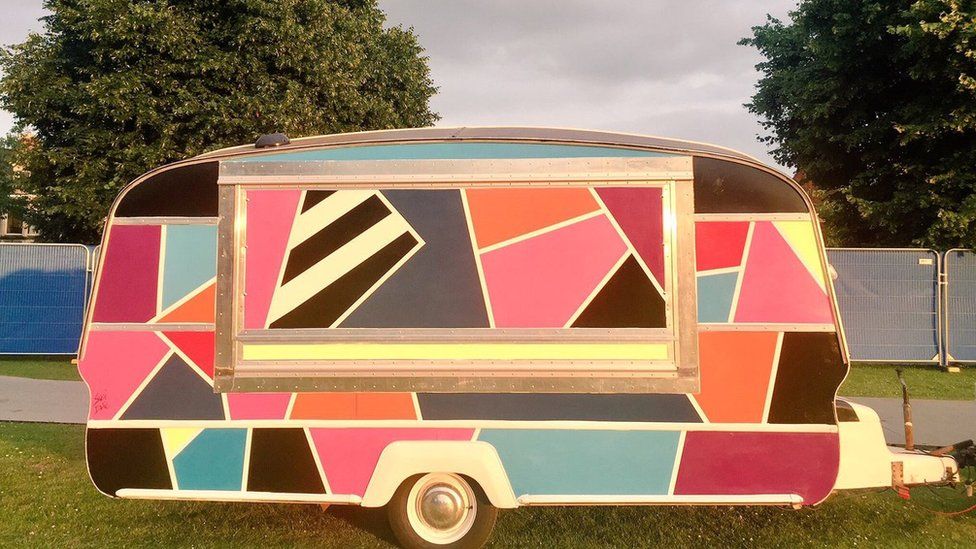 Lleoliad newydd i ŵyl Gymraeg Tafwyl ar gaeau Llandaf - BBC Cymru Fyw