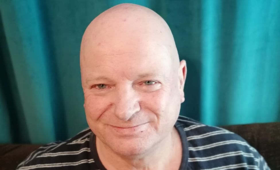 Driving tests cancelled as examiners strike over pay - BBC News