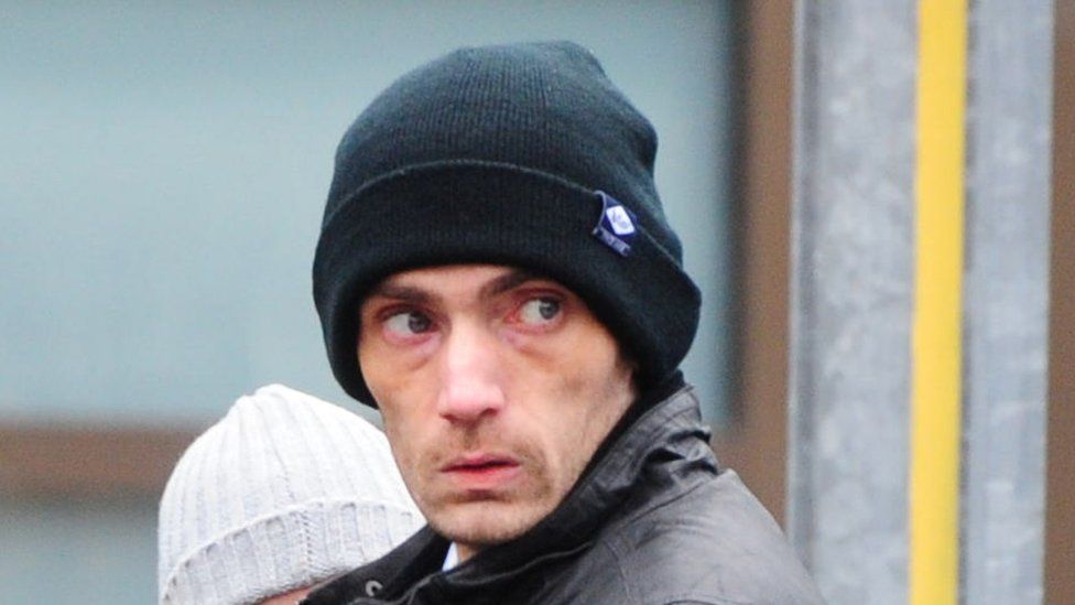 Man escapes jail despite causing fatal head-on crash - BBC News