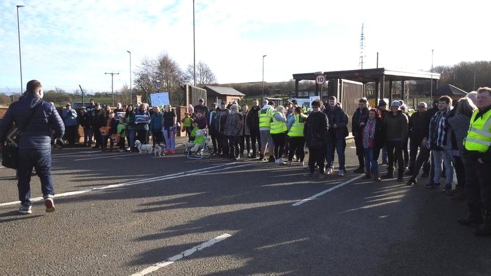 Friends of Harry Dunn protest outside RAF Croughton - BBC News