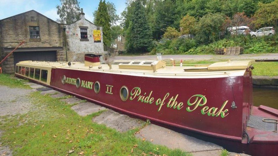 Whaley Bridge narrowboat that hosted Princess Diana for sale - BBC News