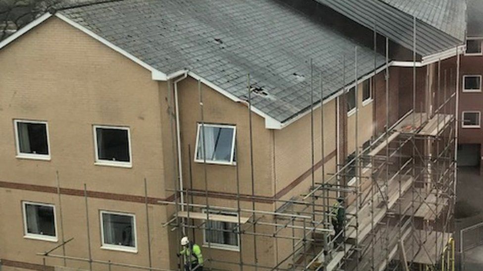 Exeter WW2 bomb: Students told halls not safe for return - BBC News