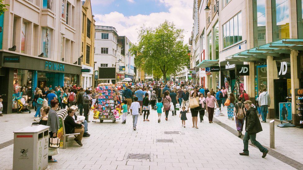 Numbers visiting shops in Wales highest in UK for April - BBC News