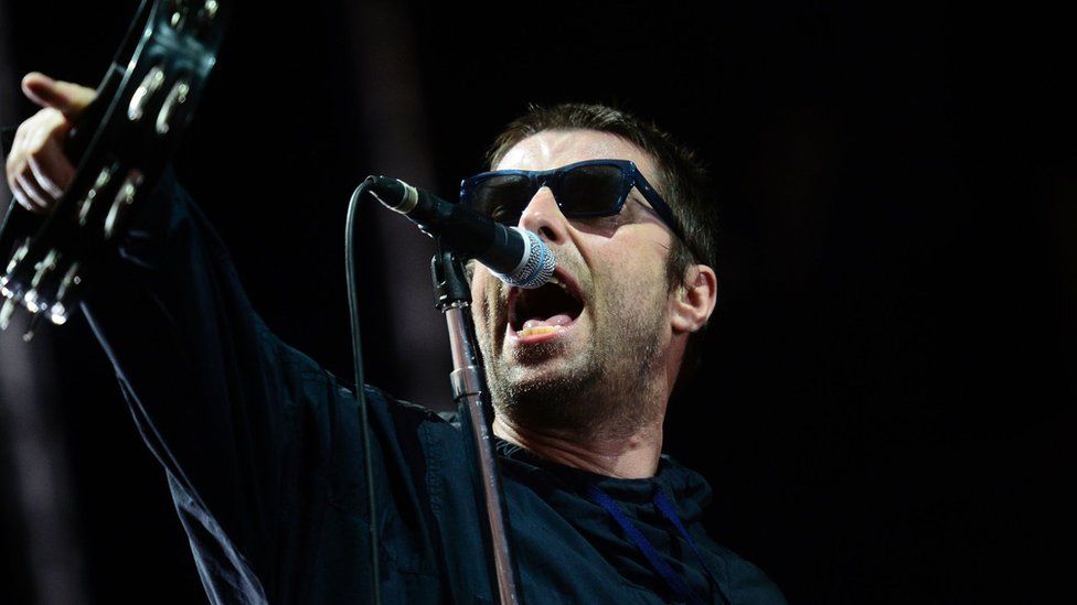 Liam Gallagher 'gutted' after voice goes four songs in to US gig - BBC News