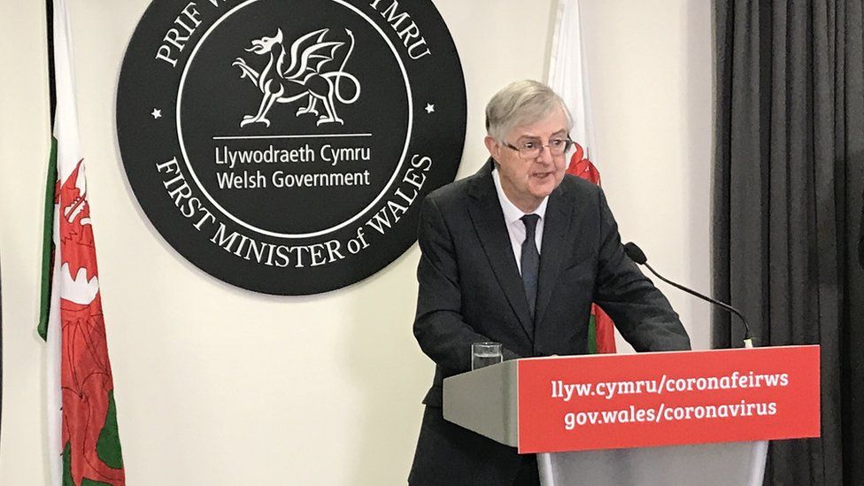 Cwarantin am 14 diwrnod ar ôl dychwelyd o Sbaen - BBC Cymru Fyw