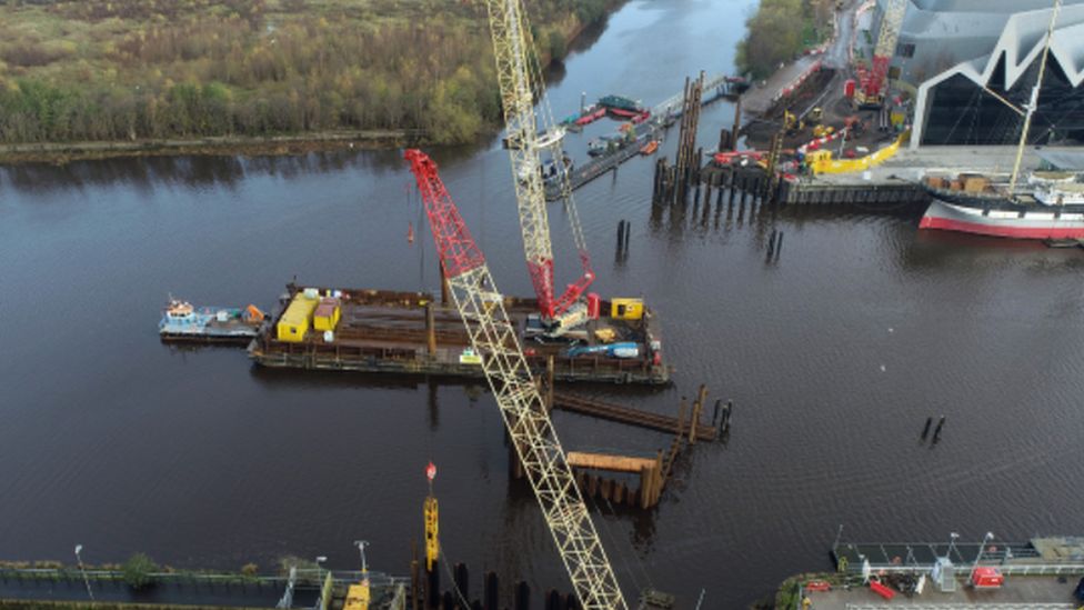 New Govan-Partick bridge installed over River Clyde in Glasgow - BBC News