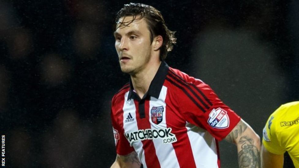 Sam Saunders: Brentford midfielder signs extended deal - BBC Sport