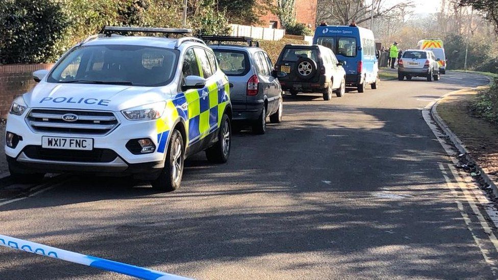 Wellington: Murder arrests after injured man dies at house - BBC News
