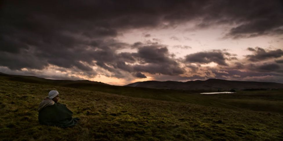 Artes Mundi shortlists Welsh artist for £40k prize - BBC News