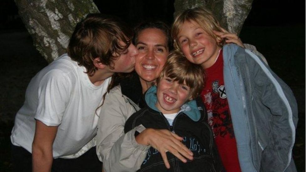 Janine Allis: From Bowie's barmaid to $230m businesswoman - BBC News