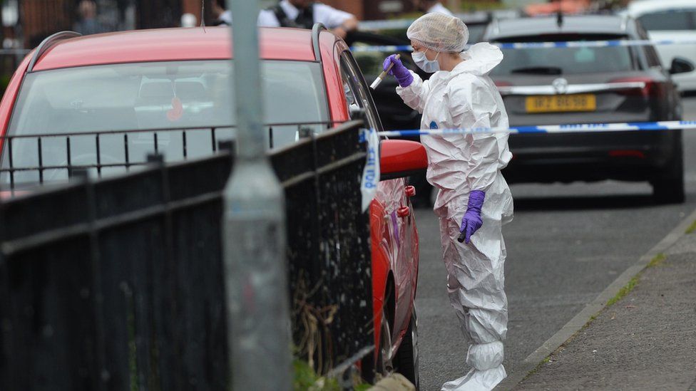 Belfast shooting: Victim Dan Murray was 'well known to police' - BBC News