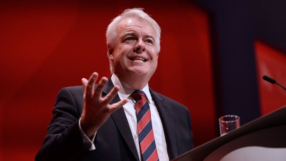 Carwyn Jones steps in on Labour devolution row - BBC News