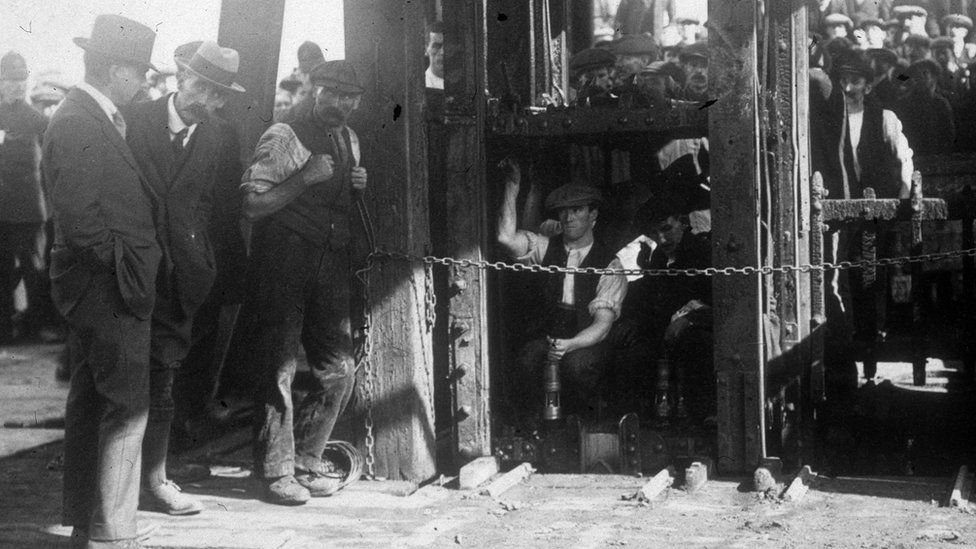 Exhall Colliery disaster: Tragedy, survival and heroism - BBC News