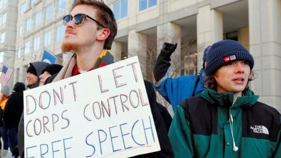 Net neutrality: The internet holds its breath - BBC News