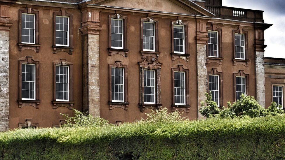 Himley Hall to remain under Dudley Council in new plans - BBC News