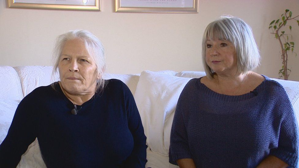 'Our mum was buried in a plot that didn't exist' - BBC News