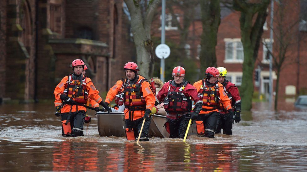 Last winter's flooding 'most extreme on record' in UK - BBC News