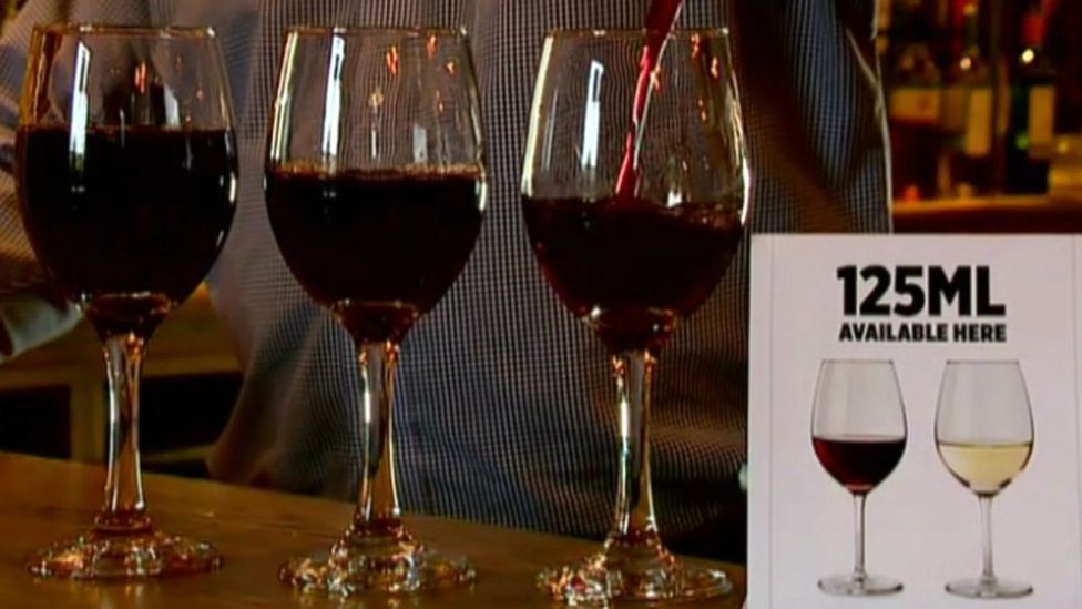 Removing large wine measures cuts drinking by 7.6% in study - BBC News