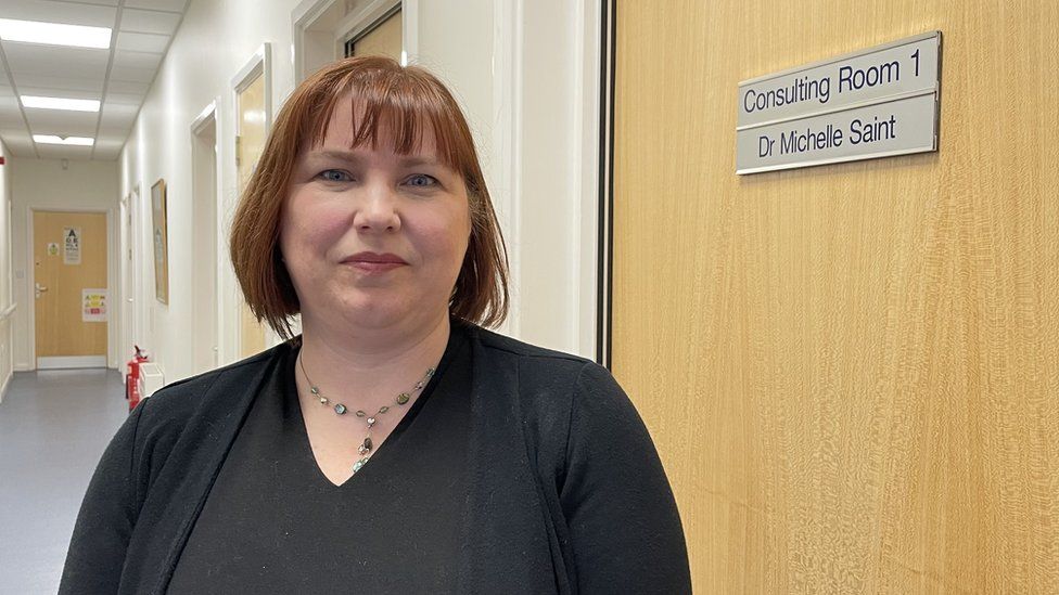 Mid Beds: Going private for menopause help 'out of despair' - BBC News