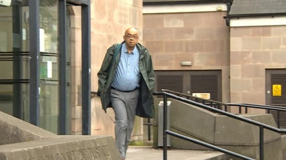Robert Amoroso on trial over Nottingham child sex assaults - BBC News