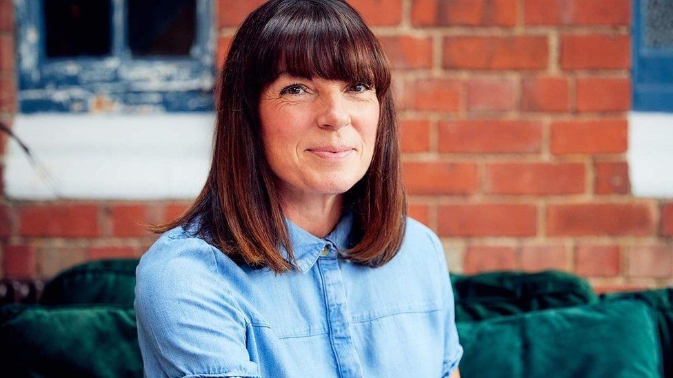 Shropshire meringue firm ends EU exports over Brexit - BBC News