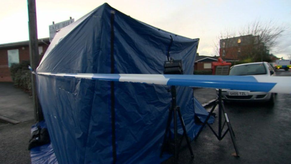 Stabbed Jamar Walker died after Smethwick street 'fracas' - BBC News