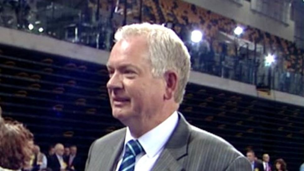 Labour 'having a nervous breakdown' says Tom Harris - BBC News