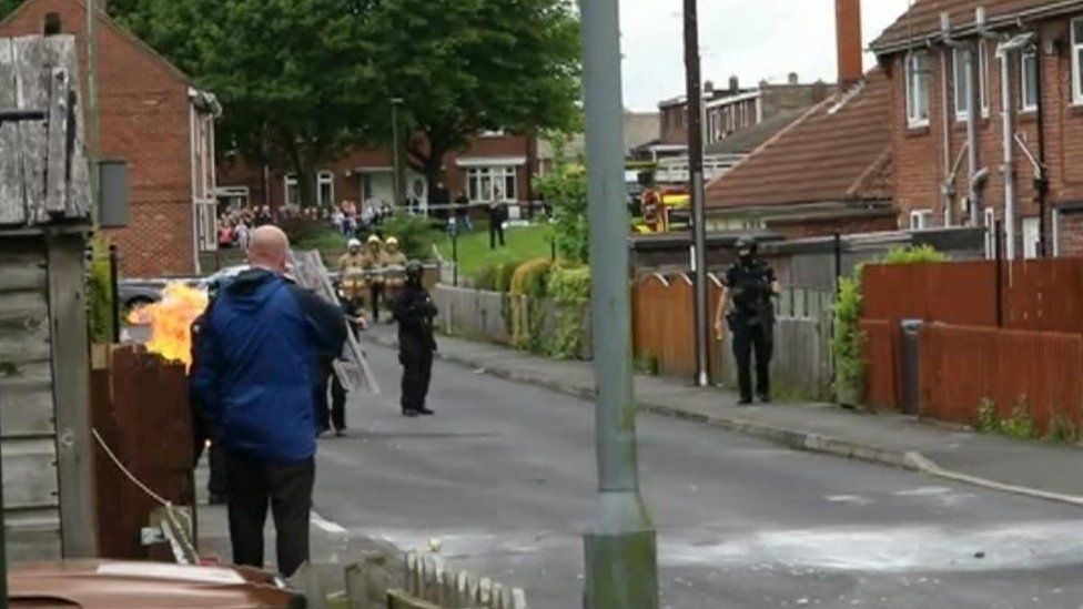 Petrol bombs thrown in Burnopfield stand-off - BBC News