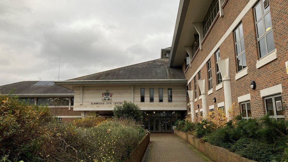 Elmbridge: Hotels to continue being used for Afghan refugees - BBC News