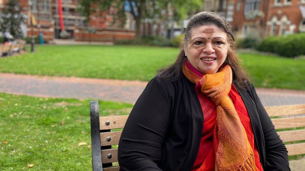 Leicester disorder: Women call for unity over city unrest - BBC News
