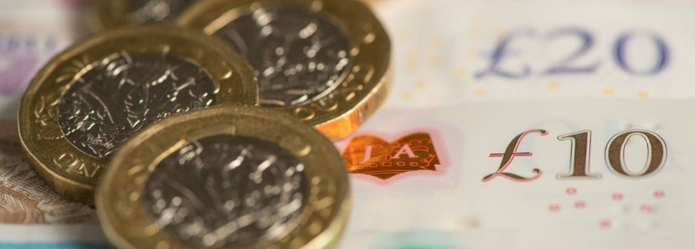 Surprise upgrade to UK growth - BBC News